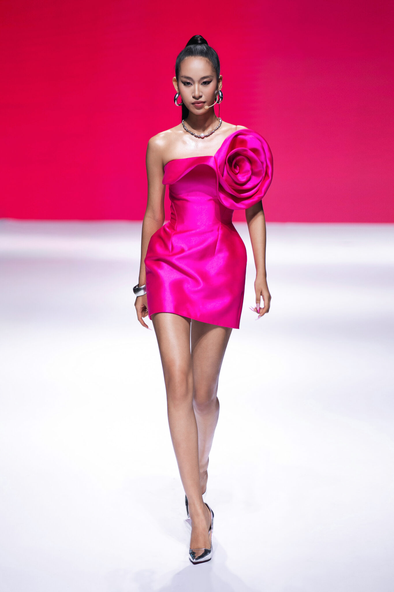 Sự trở lại của một huyền thoại: Vietnam's Next Top Model 2025 chính lên ...